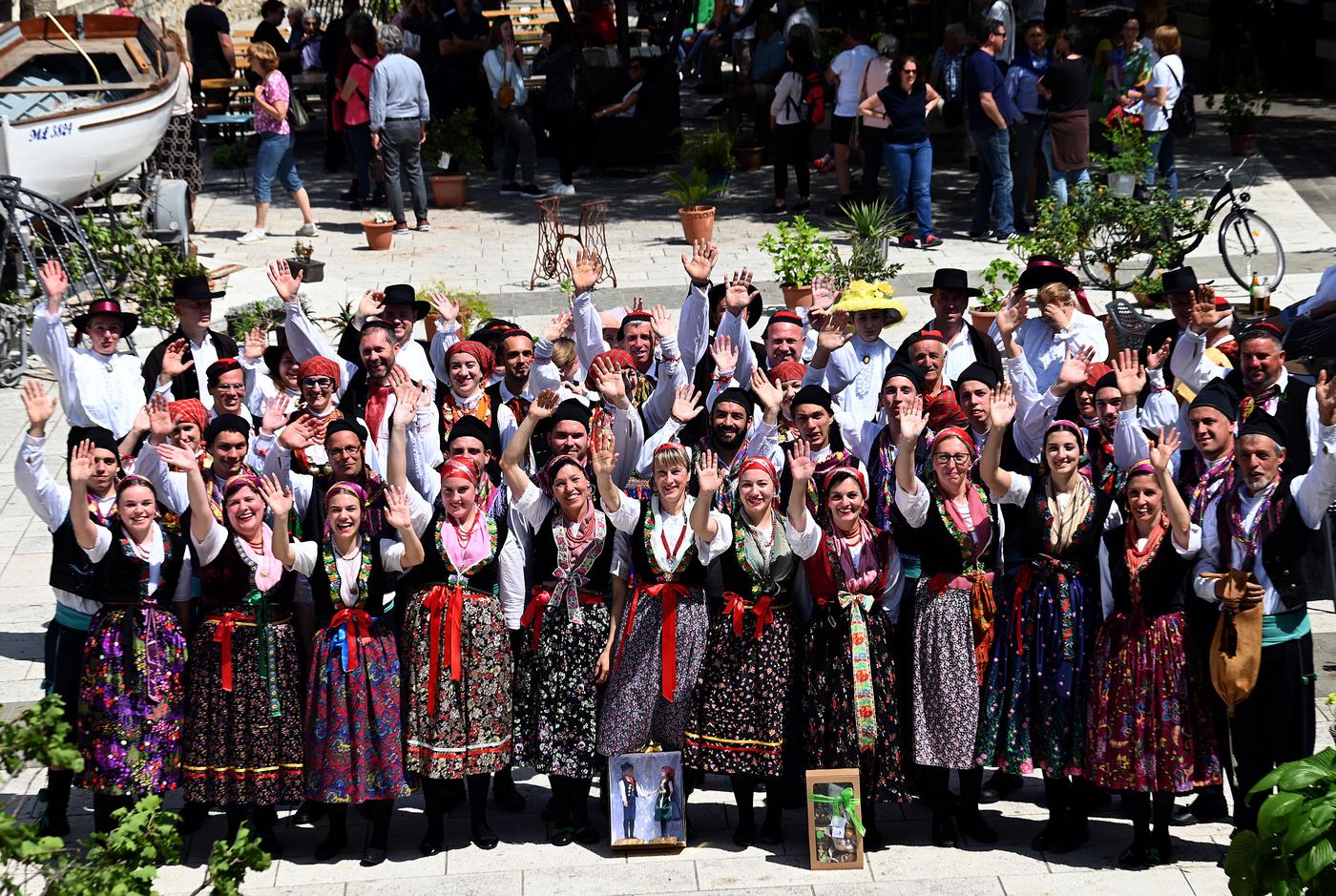 Sedamdeset kapi Studenca - Tragom Hrvatske Baštine
